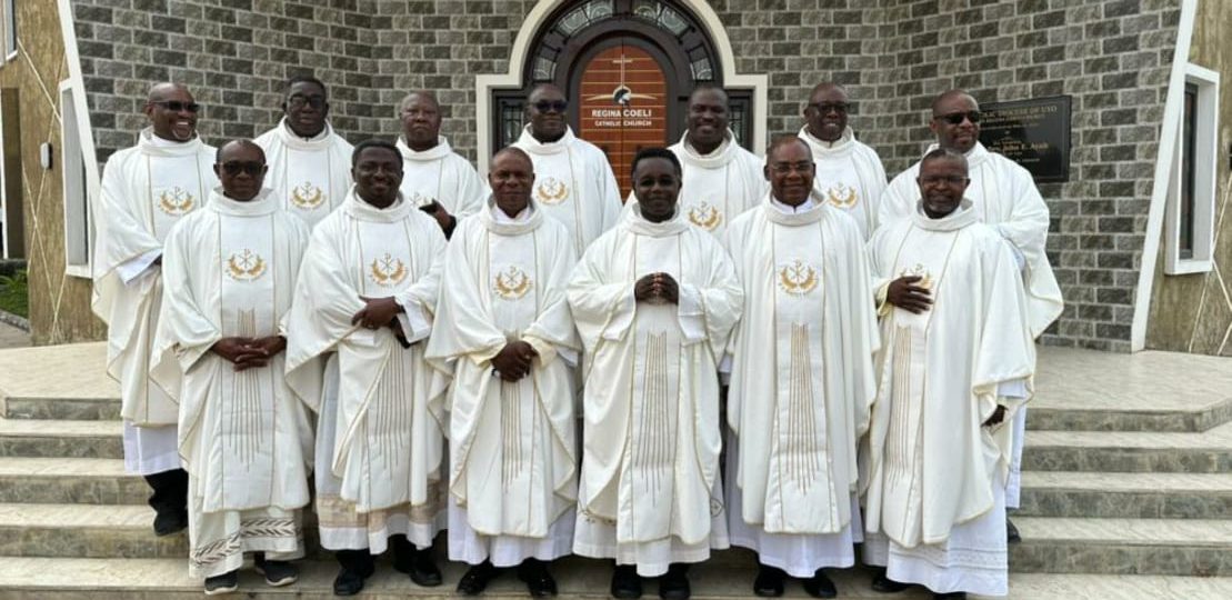 Bodija 92 set celebrates 30th priestly anniversary, donates N2m to ...