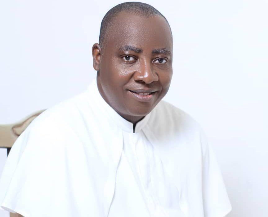 “Beware of false prophets,” Fr. Umo charges faithful – NIGERIA CATHOLIC ...
